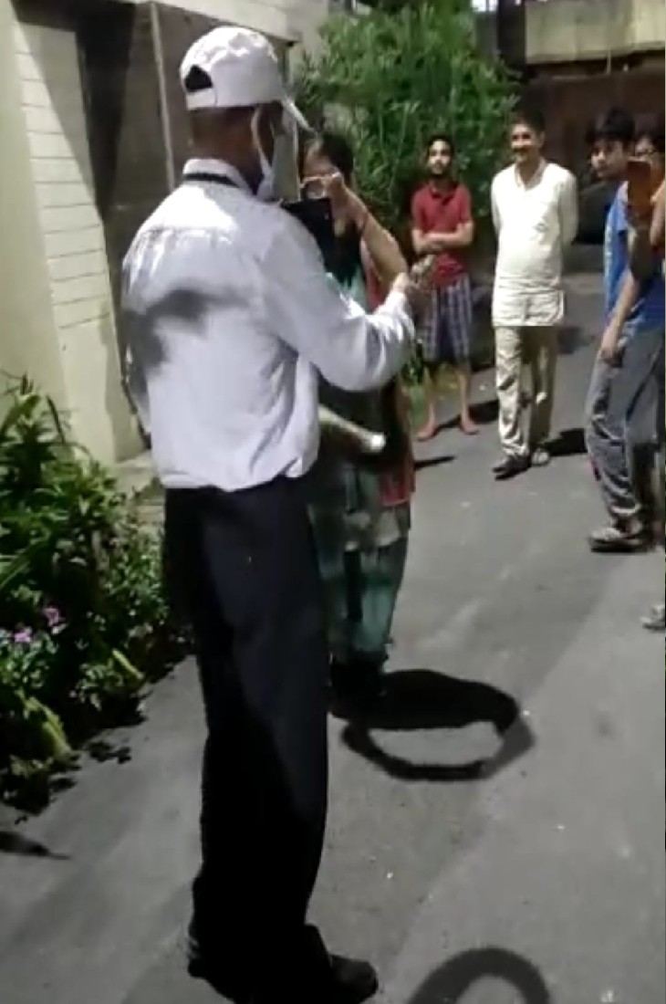 Snake Rescue Case Updates in Prayagraj: Green Man Prof. NB Singh did ...
