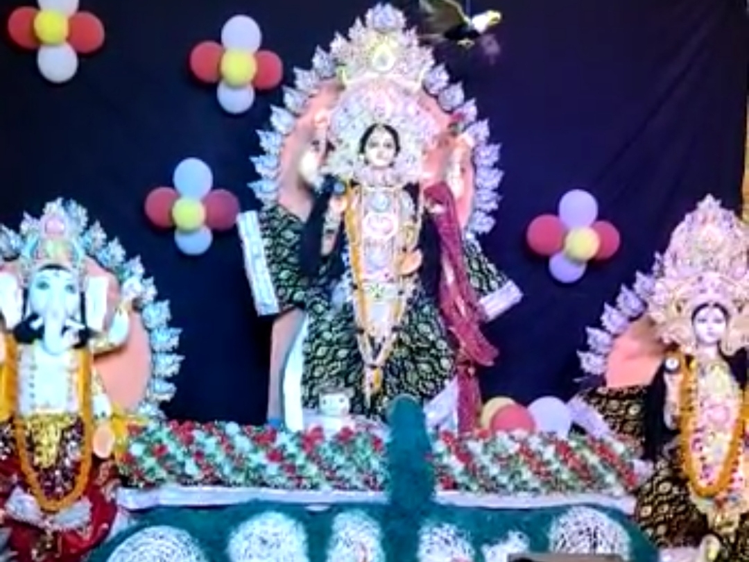 Devotees getting happy after worshiping Darshan, the atmosphere ...