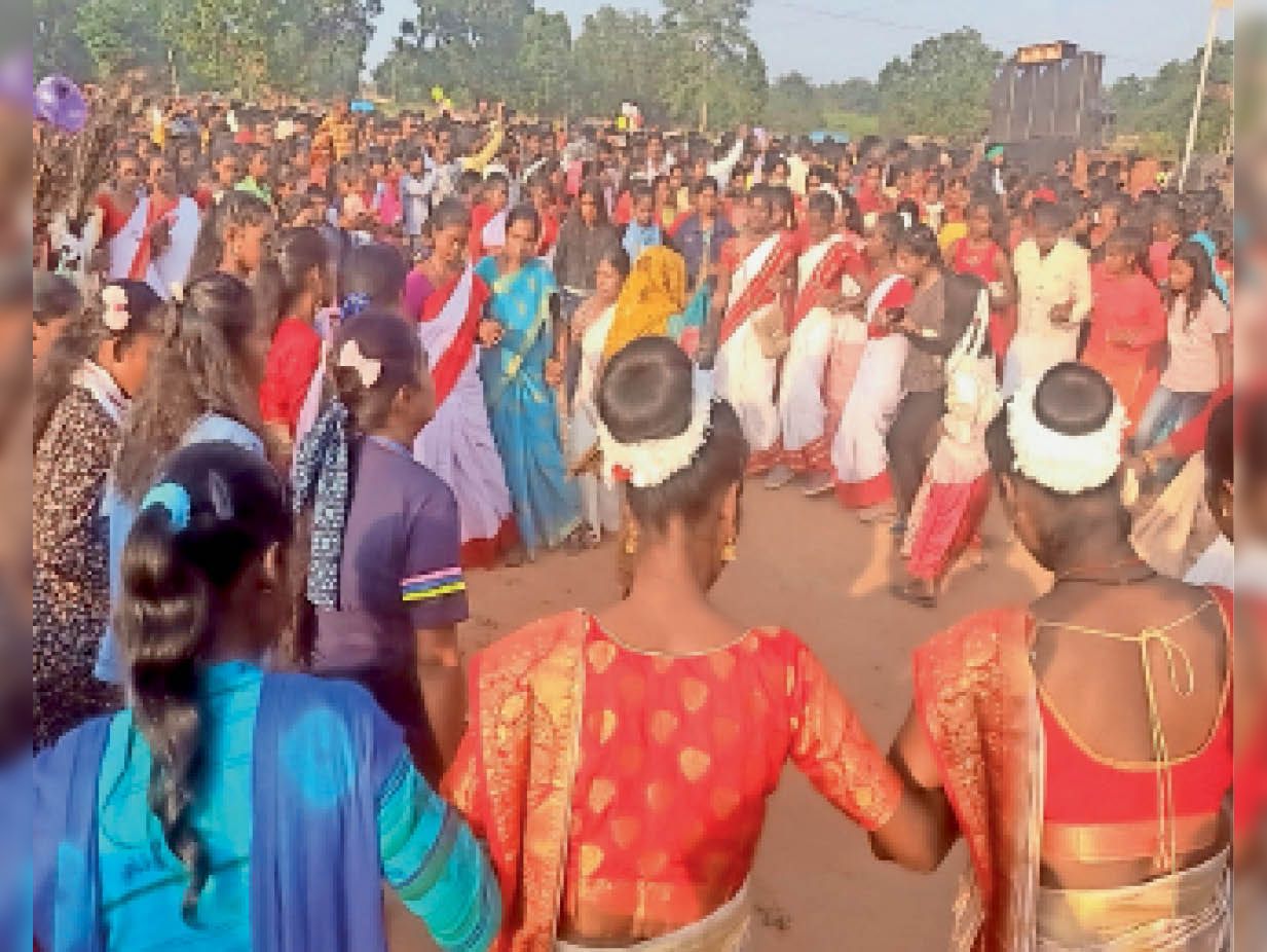 Glimpses of Jharkhandi culture seen in the fair in Jatra | जमुआरी गांव ...