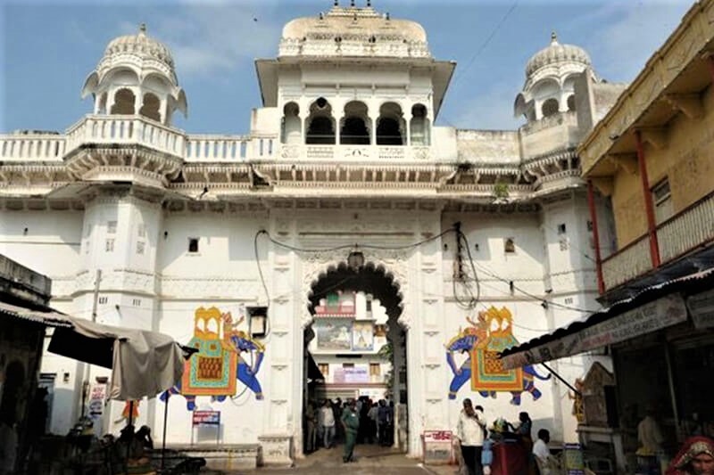 Govardhan Puja at Shridwarkadhish Temple Kankroli, the third peeth of ...