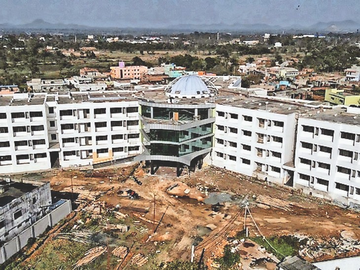 9.5 crores will be spent on the finishing work of the new collectorate ...