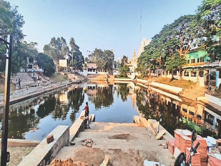 Devotees will offer Arghya to Lord Bhaskar at 26 Chhath Ghats of urban ...