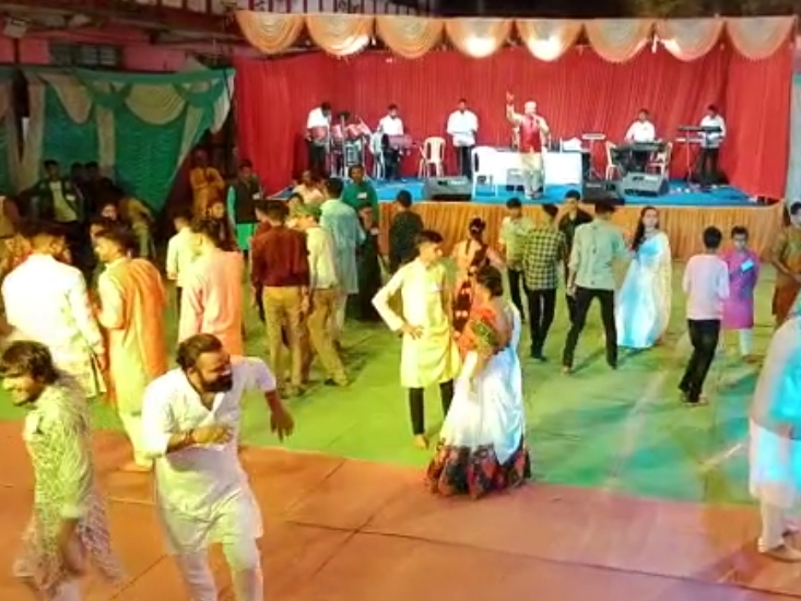 People from all over the country gather in Burhanpur on Diwali, Garba ...