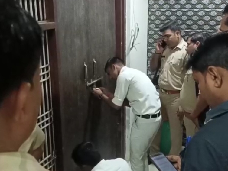 Said- untrained person was doing ultrasound, doctor was not present ...