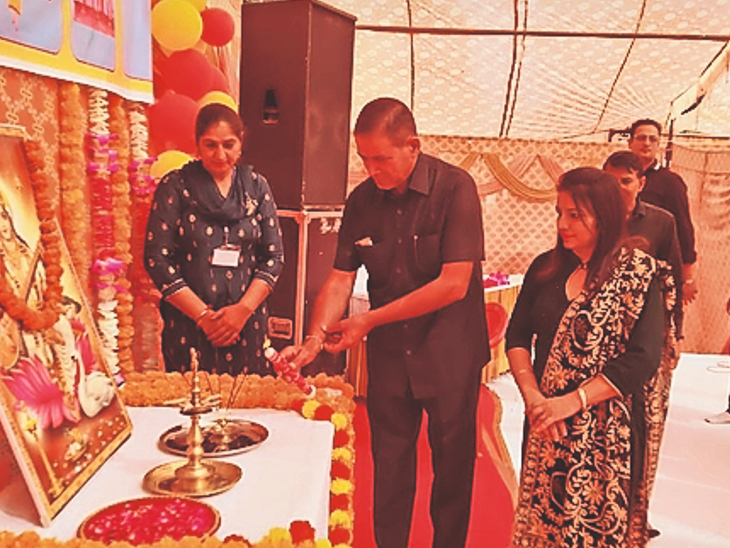 3 groups formed by children from class 6 to 12th for Desh Bhakti group ...