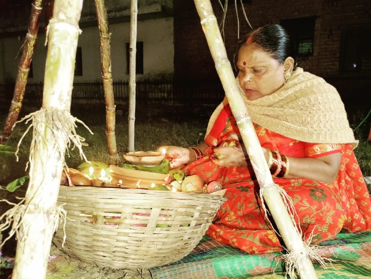 36 hours of Nirjala fast completed by offering Arghya to the rising sun ...