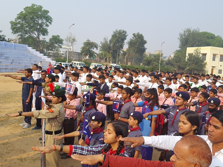 Pledge of unity-integrity administered, students and police personnel ...