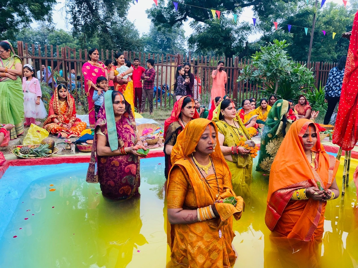 Chhath Puja festival celebrated in Firozabad, mass organized at ...