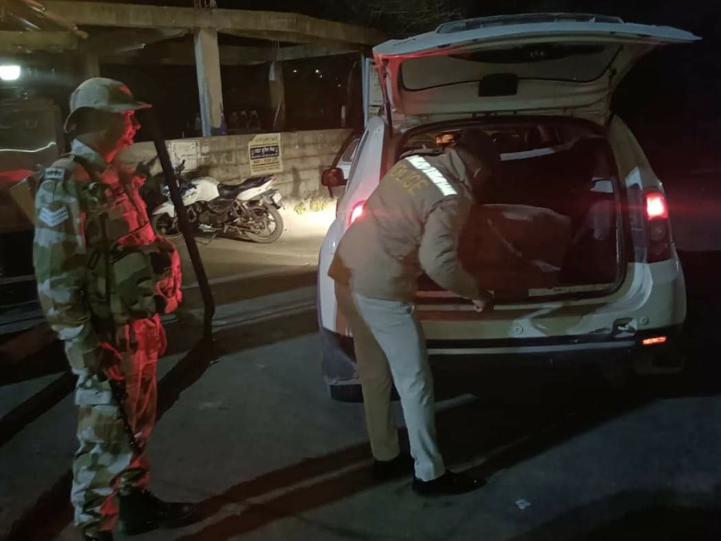 Solan : SIU recovered Chitta from car in Kathar village of Basal, 2 ...