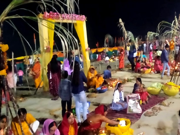 36 hours of Nirjala fast completed by offering Arghya to the rising sun ...