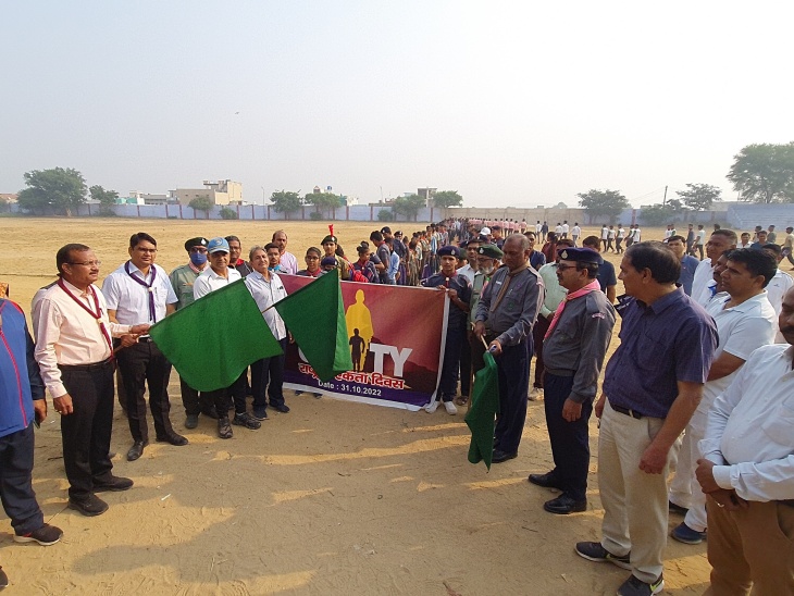 Pledge of unity-integrity administered, students and police personnel ...