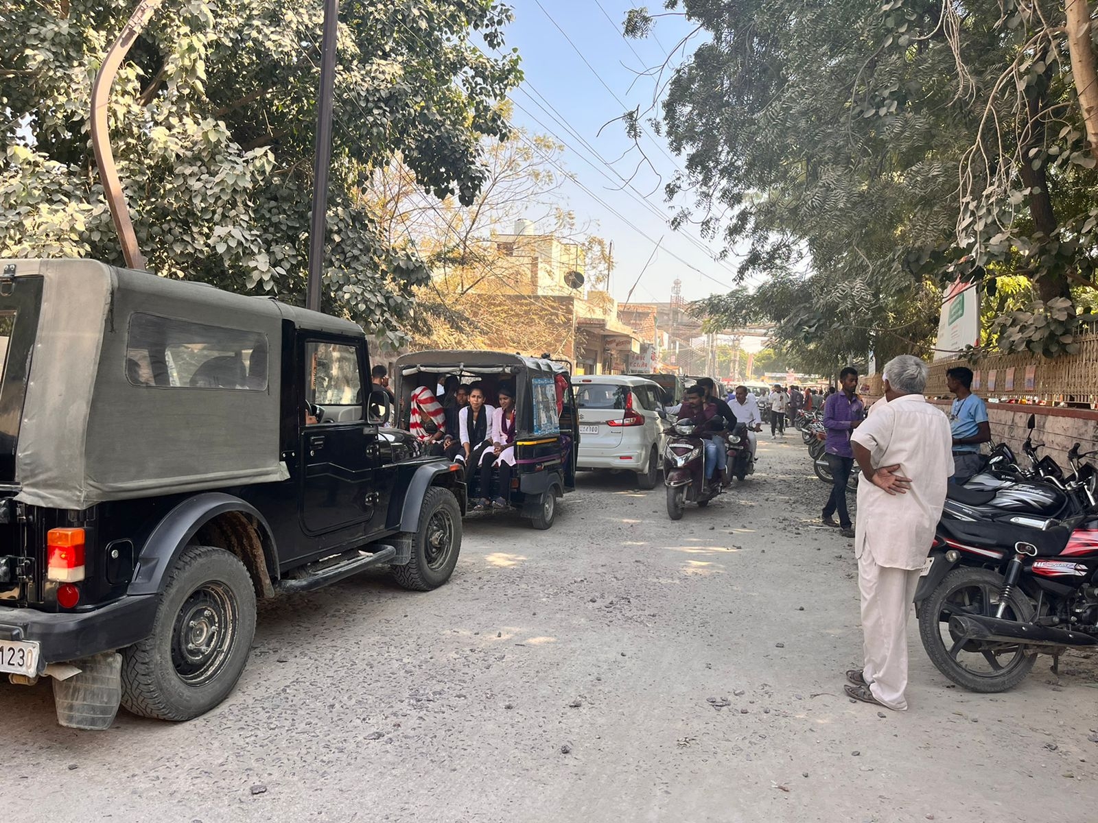 Police help center is at a distance of 100 meters, even ambulances have ...