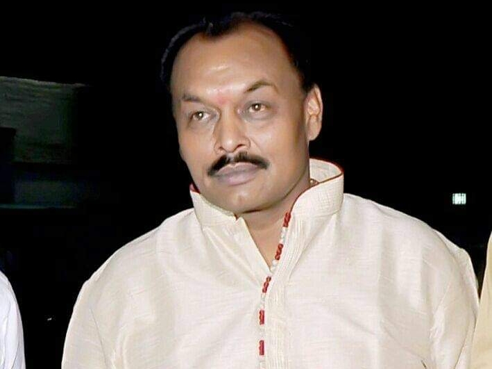 Chhatarpur collector left the house after driving, Rakesh Parmar will ...