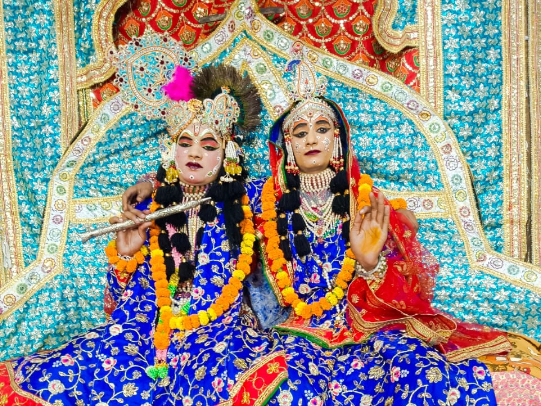 Artists staged Narsi Bhaat Leela, devotees were seen dancing with ...