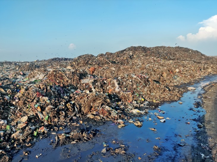 3-year contract to new contractor, challenge to dispose 2500 metric ...