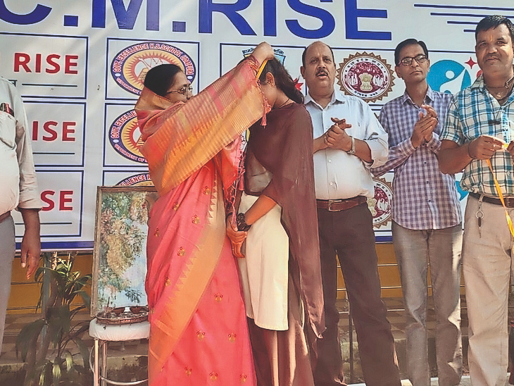 Students gave cultural presentations in CM Rise Vidyalaya | मध्यप्रदेश ...