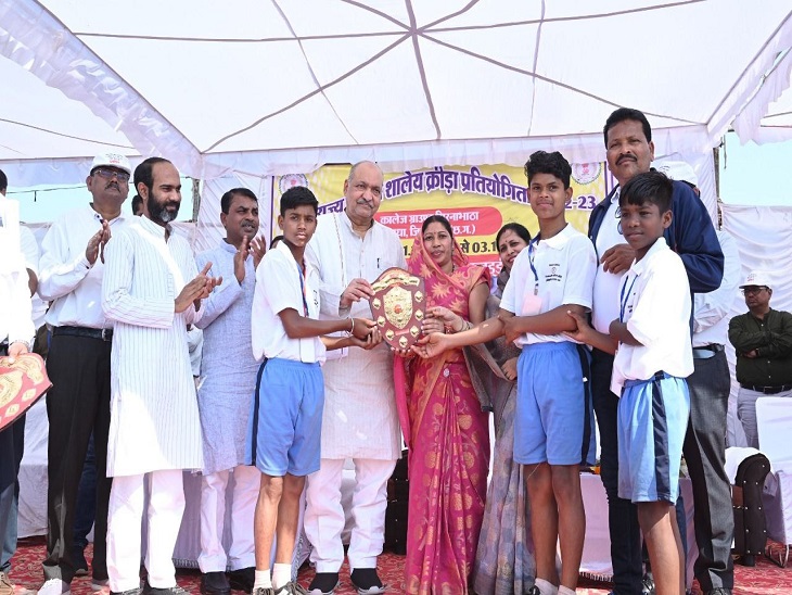 Winning in 22nd State Level School Sports Competition, Cabinet Minister Ravindra Choubey ...