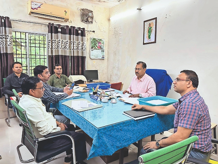 Superintending Engineer said, no need to give time to anyone, give ...