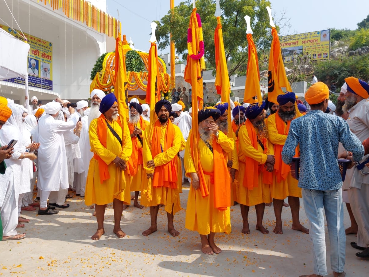 Today is the second day of Prakash Parv, thousands of devotees came to ...