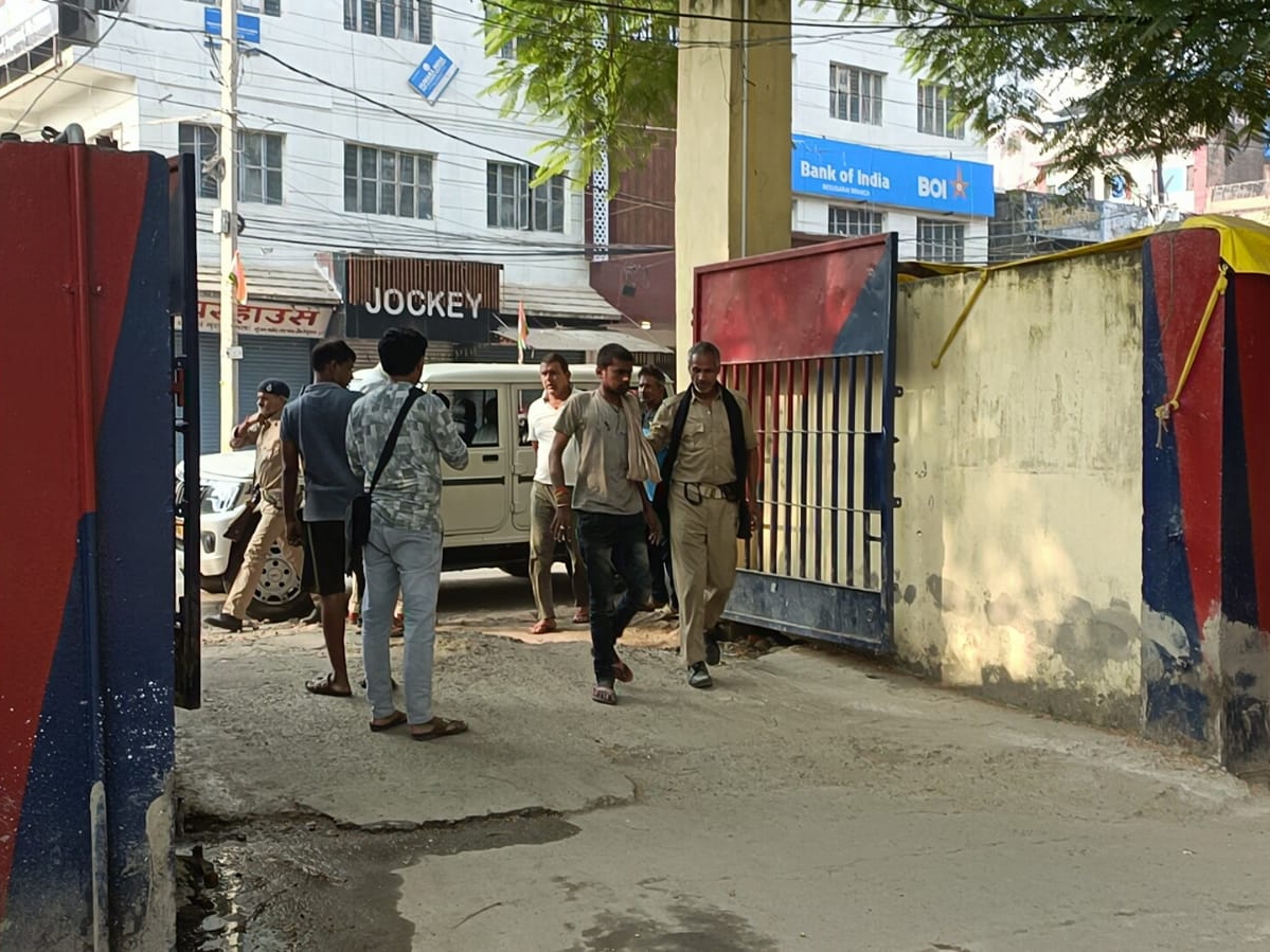 Police rescued the accused from the clutches of the mob and brought him ...