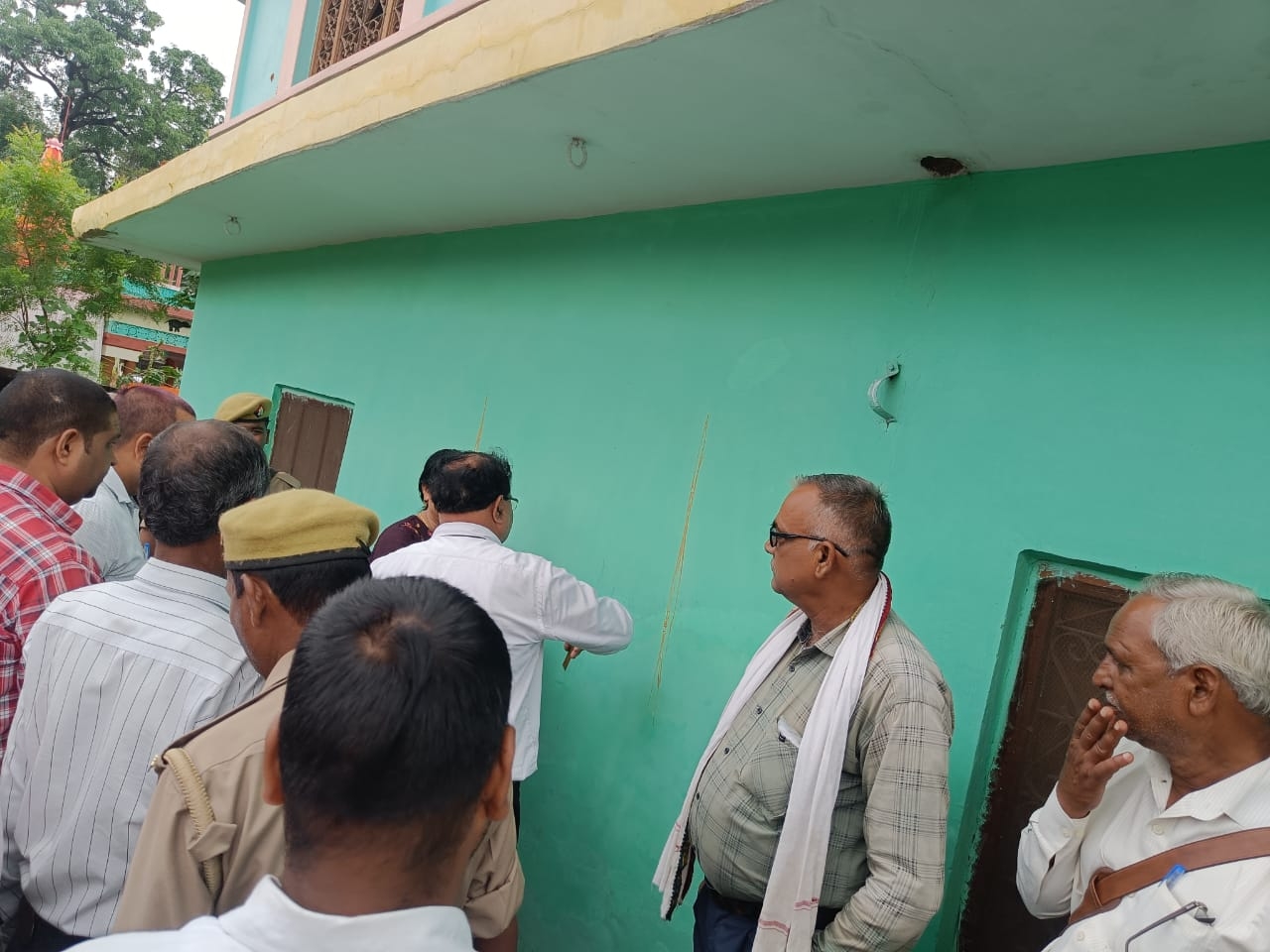 Civil court in Sultanpur issued stay order, construction on government ...