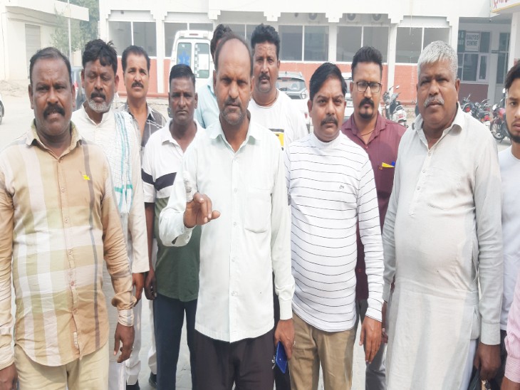 Scuffle with sanitation workers over littering, 3 people from both ...