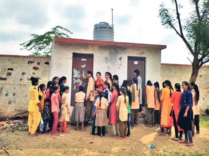 During periods, I carry water in my mouth so that I can shed blood ...