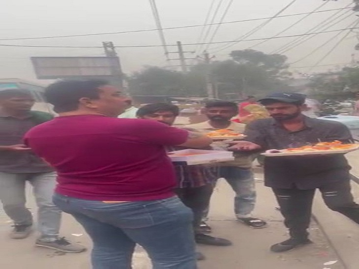 Trying to incite emotions even in a stressful environment, Video of ...