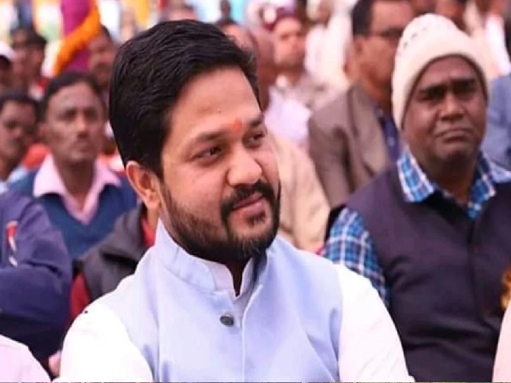 Anoop Singh said, I earn 1.5 crore in a year, told what IT got in Raid ...