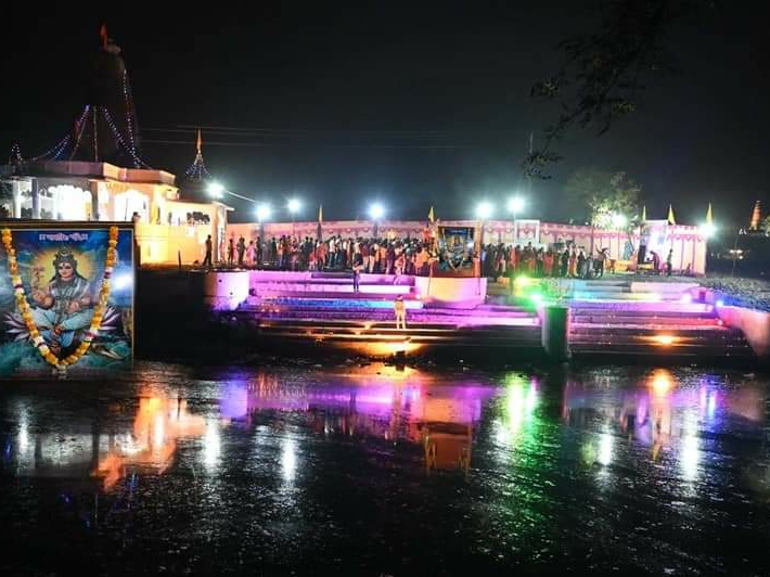 अजनार नदी के तट पर गंगा आरती के लिए बड़ी संख्या में पहुंचे श्रद्धालु ...
