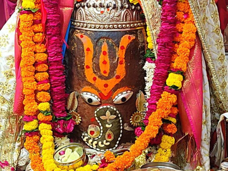 Mahakal Bhasma Aarti Ujjain Darshan Today; Mahakaleshwar Photos ...