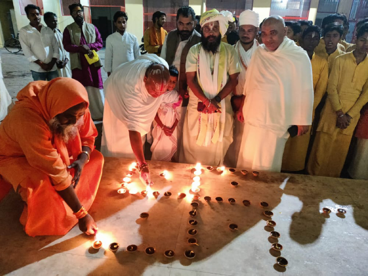 Mahants distributed sweets, Swami Ramkumar Das said; A historic happy ...