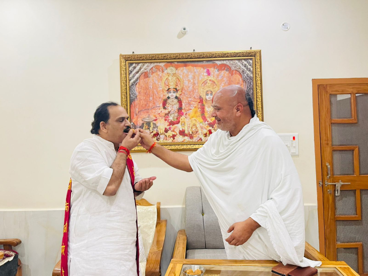 Mahants distributed sweets, Swami Ramkumar Das said; A historic happy ...