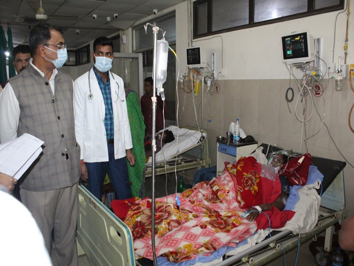 Azamgarh DM inspected the medical college | आजमगढ़ DM ने किया मेडिकल ...