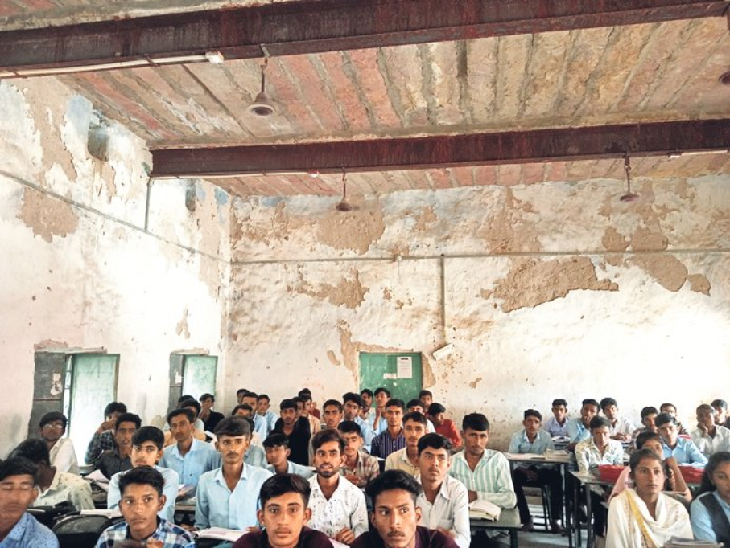 738 students study in 30 year old dilapidated school building, children ...