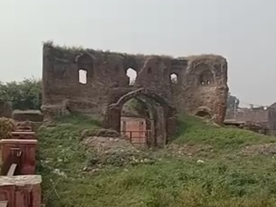 The fort was built by Syed Firoz Shah, reminds tourists of Mughalia era ...