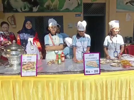 Children set up stalls in Bal Mela, teachers and parents shopped ...