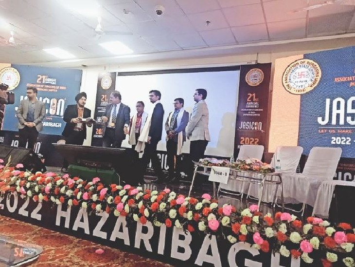 First in the poster presentation Dr. Prabhakar Narayan, 2nd Dr. Amrin ...