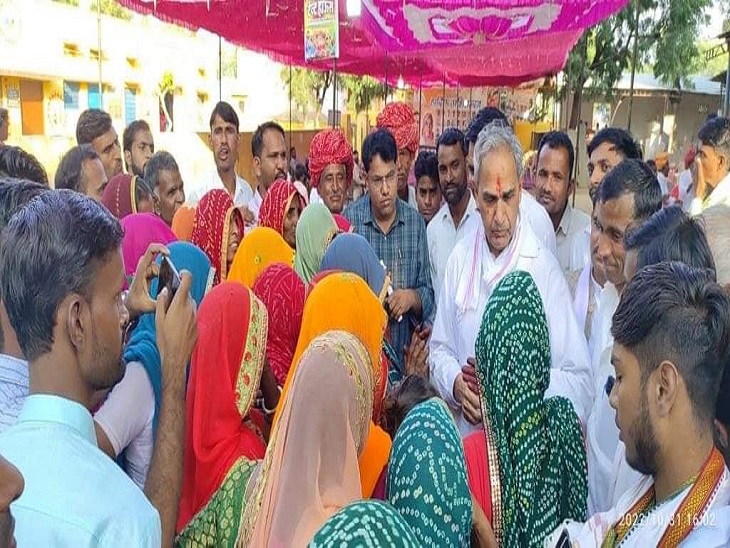 बोले- स्कूलों को बंद करने की योजना मेरी समझ से परे, विधानसभा सत्र में ...