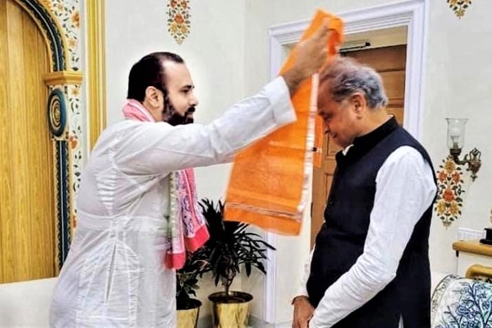 Vishal Bawa of Shrinathji temple discussed with CM Ashok Gehlot ...