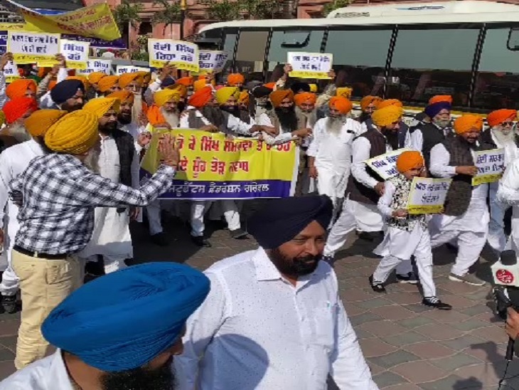 Sikh Student Federation March Against Captive Sikhs Issue | अमृतसर में ...