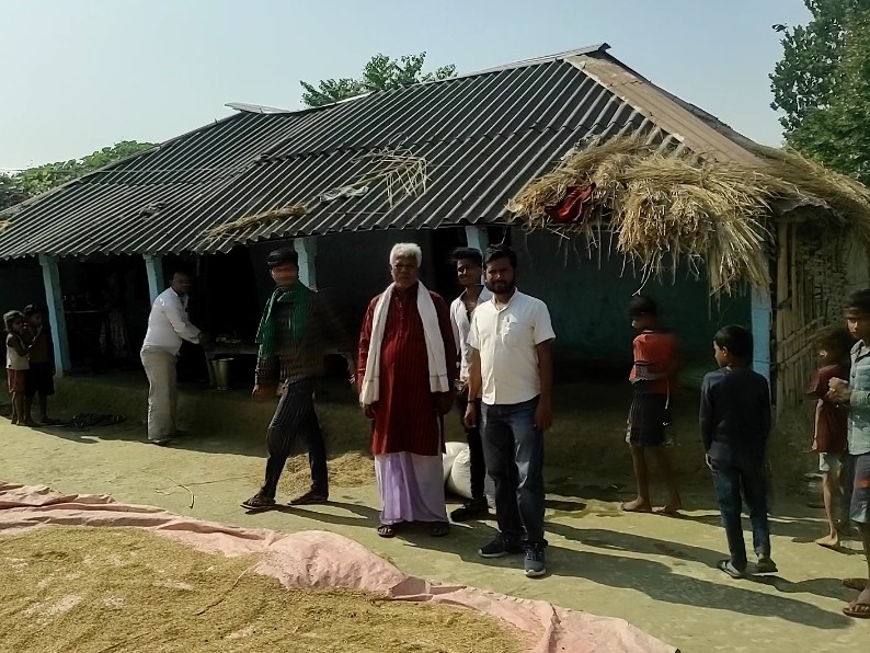 Father runs shop in Delhi, studied in slum area; bihar bhaskar latest ...