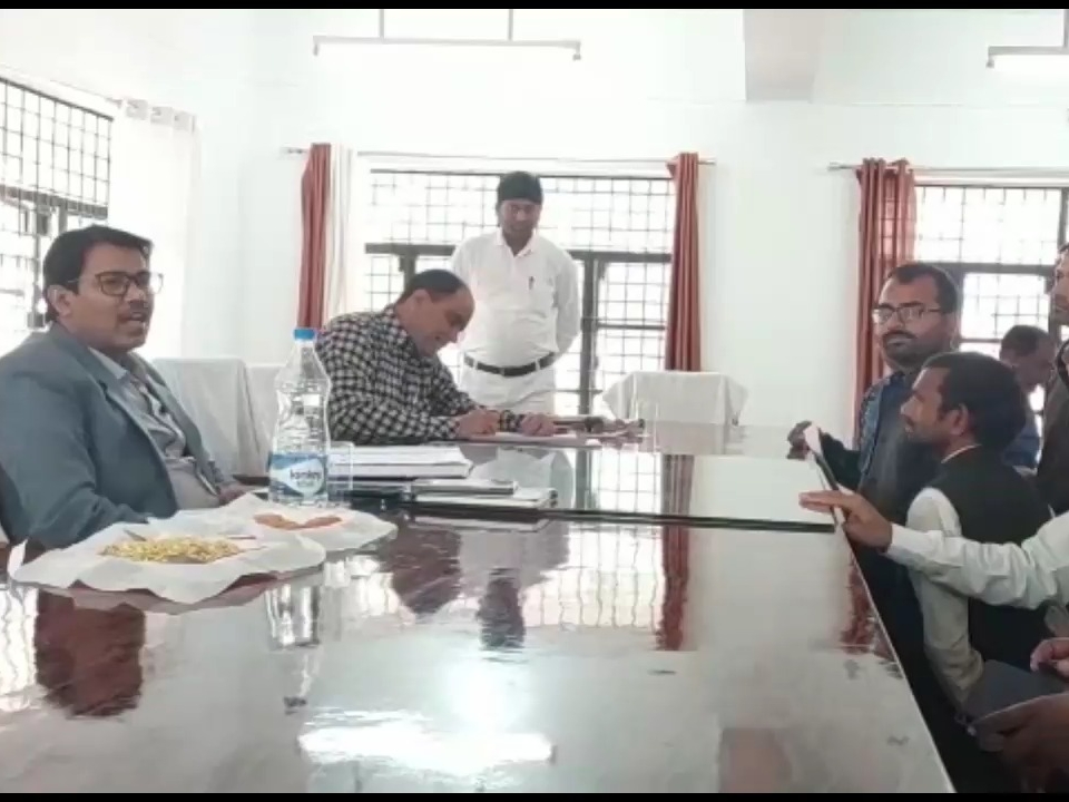 Tehsil Auditorium in the presence of SDM, Khanna police station's ...