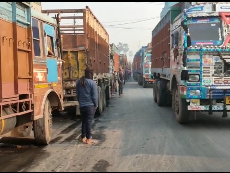 Four-hour traffic jam in Chhapra, hundreds of vehicles stuck, Heavy ...