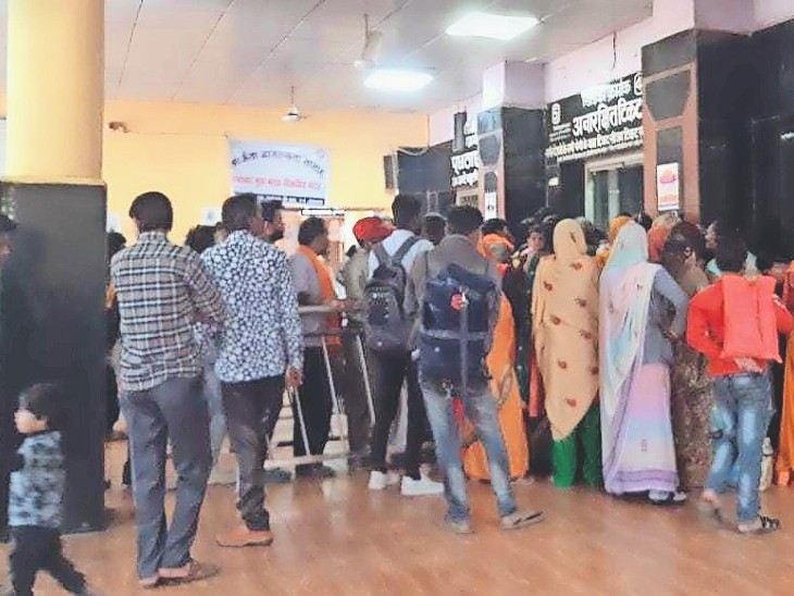 Crowd of passengers started taking general tickets at the station ...