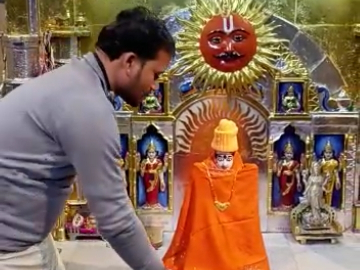 Topa and shawl are being worn on the statue of Maa Tapti | मुलताई ...
