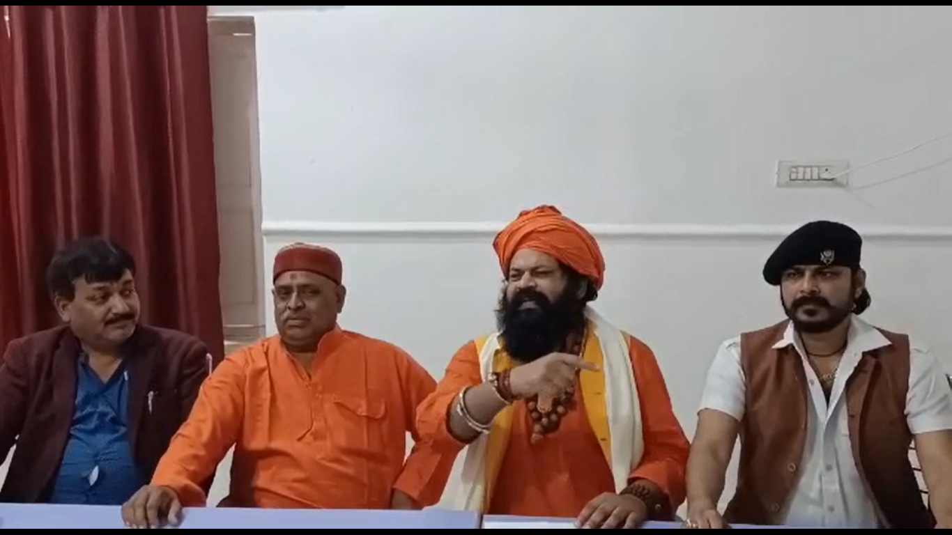 Sant Raju Das said: We stand shoulder to shoulder with Bablu Khan ...