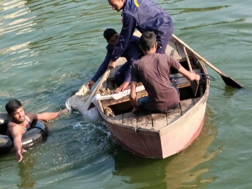 Civil Defense team removed the dead body after 3 hours of effort, the ...