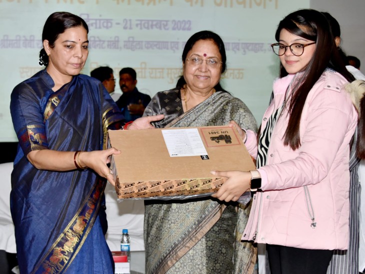 यूपी और VueNow Infotech PVT LTD के मध्य 13,500 करोड़ रुपये के MOU साइन ...