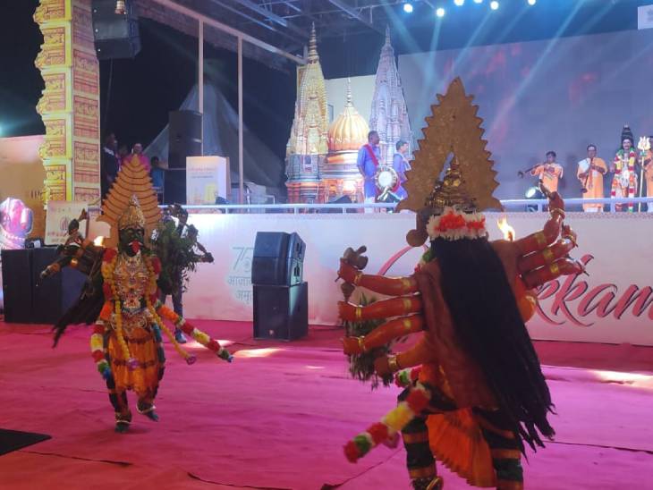 Shankar-Kali's destructive form seen in Kokali-Kattai dance, Tamil Nadu ...